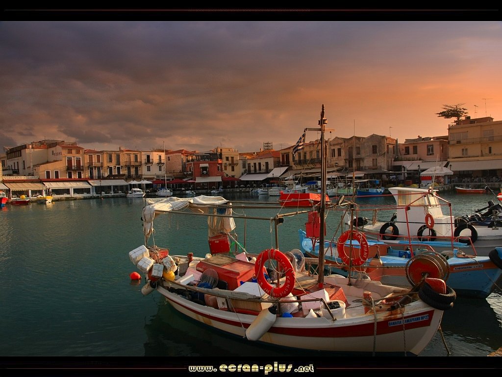 _| Ecran + Plus |_ Le port de Rethymnon - Crète - Grèce